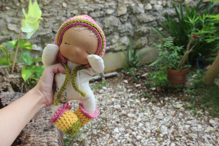 Suma, sleeping in the garden – La Chulona