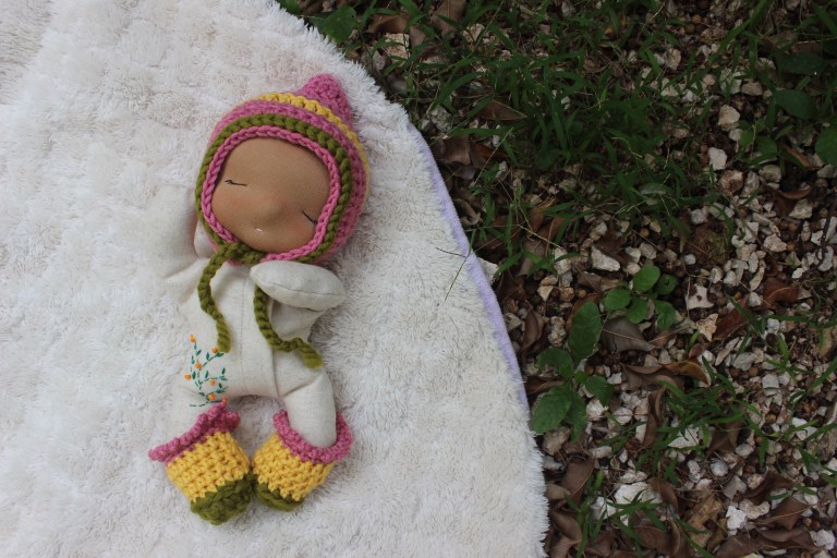 Suma, sleeping in the garden – La Chulona